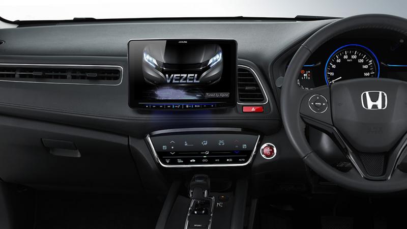 Lebih Fleksibel, Mengenal Head Unit Model Floating Untuk Pasar Jepang