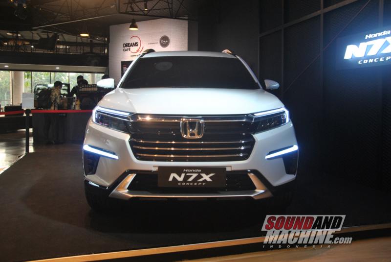 First Impression: Melihat Lebih Dekat SUV 7-Penumpang Honda N7X Concept