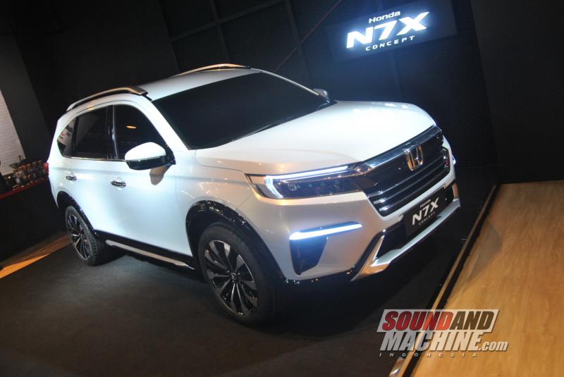 First Impression: Melihat Lebih Dekat SUV 7-Penumpang Honda N7X Concept