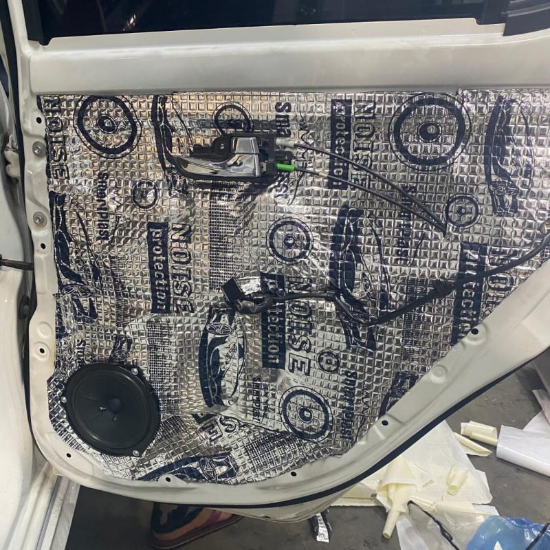 Bikin Mobil Lebih Nyaman, Yuk Kenali Jenis-jenis Peredam Mobil