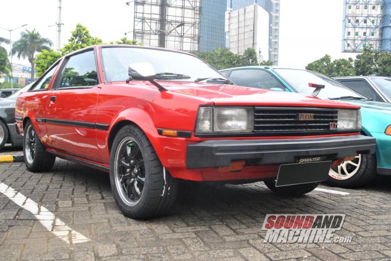 Ini Dia Mobil yang Menarik di Kumpul Kecil Tipis-Tipis Klasik Retro