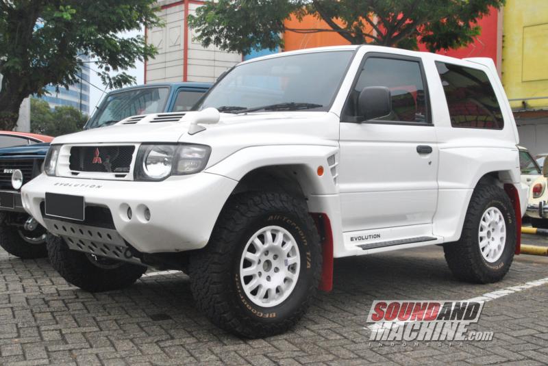 Ini Dia Mobil yang Menarik di Kumpul Kecil Tipis-Tipis Klasik Retro