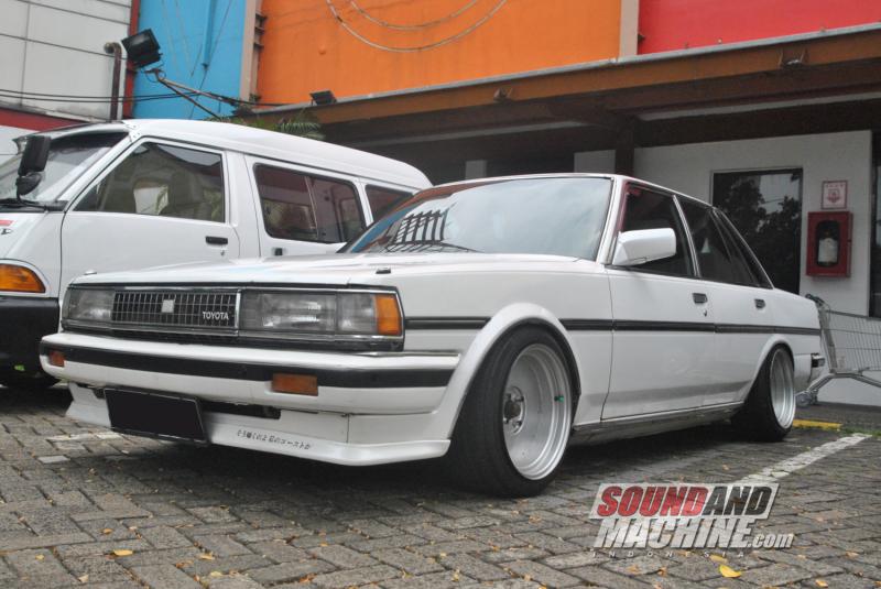 Ini Dia Mobil yang Menarik di Kumpul Kecil Tipis-Tipis Klasik Retro