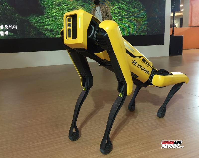 Canggih, Hyundai Pamer Robot Unik Berkaki Empat di Indonesia Canggih, Hyundai Pamer Robot Unik Berkaki Empat di Indonesia