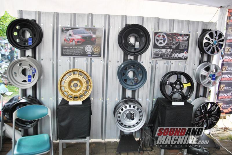 Gandeng Komunitas Rally Look Indonesia, Pako Wheels Eksis di Otobursa ...