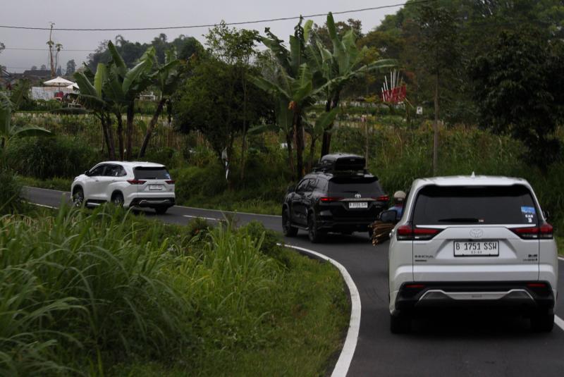 Test Drive Toyota Kijang Innova Zenix: Tempuh Jarak Lebih dari 1.000 KM ...