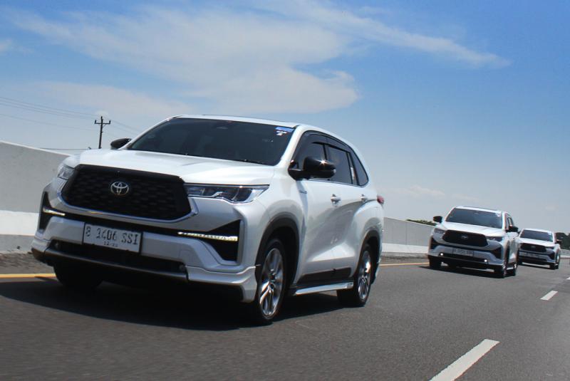 Test Drive Toyota Kijang Innova Zenix: Tempuh Jarak Lebih dari 1.000 KM ...