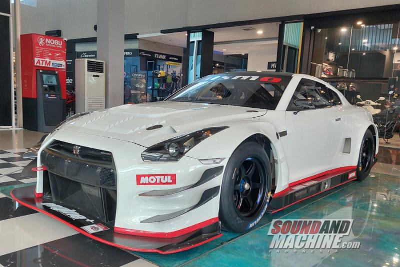 Kompetisi Simulator Mobil Balap Radical di Motovillage, Deretan ...