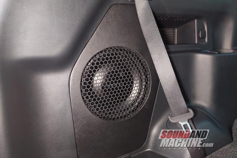 Mau Pasang Subwoofer Hertz MPS 250 di Toyota Kijang Innova Zenix? Ini ...