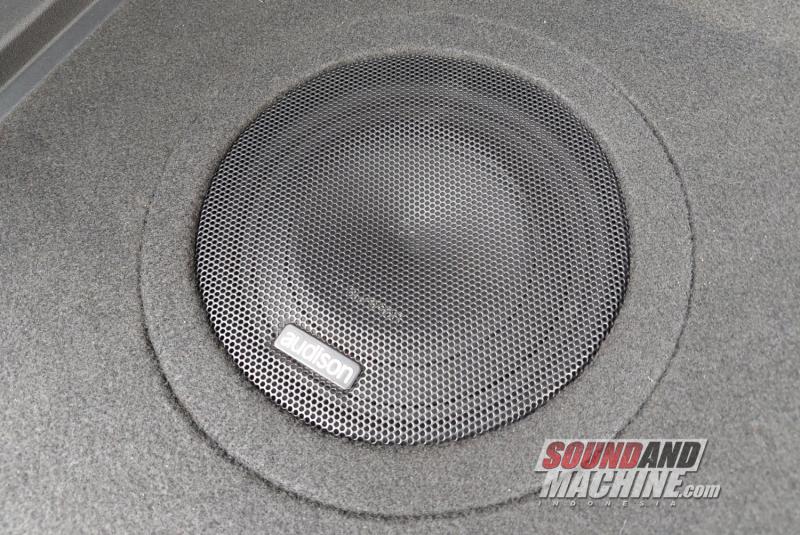 Cocok di Innova Zenix, Subwoofer ini Dimensinya Kompak Suara Lebih ...