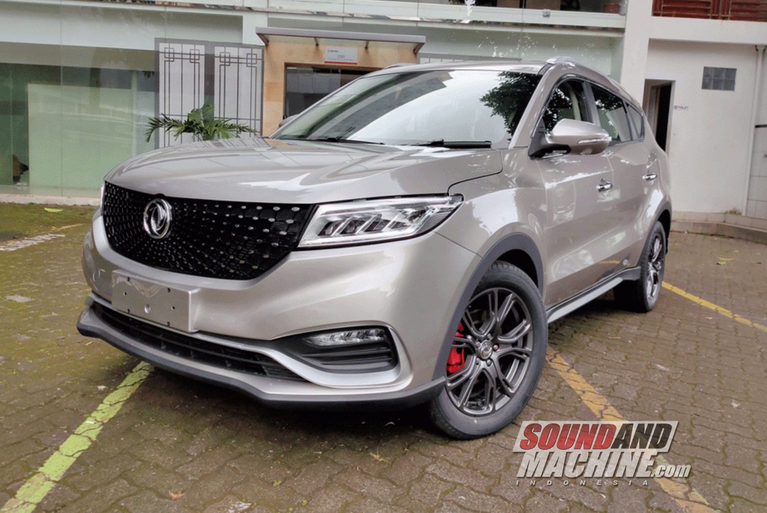 DFSK Glory i-Auto Resmi Mengaspal di Indonesia Rabu Depan!