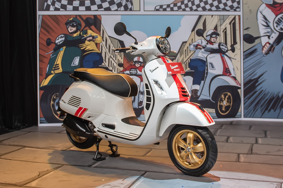 Tampil Unik dengan Grafis Sporty, Ini Harga Vespa Racing Sixties