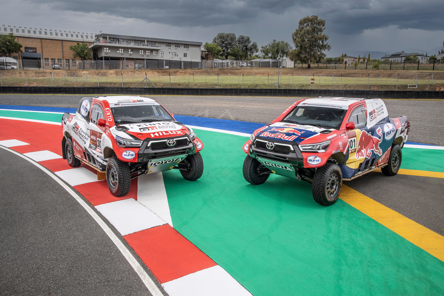 Dengan Penyempurnaan, Toyota Hilux Kembali Bertarung di Ajang Reli ... Dengan Penyempurnaan, Toyota Hilux Kembali Bertarung di Ajang Reli ...